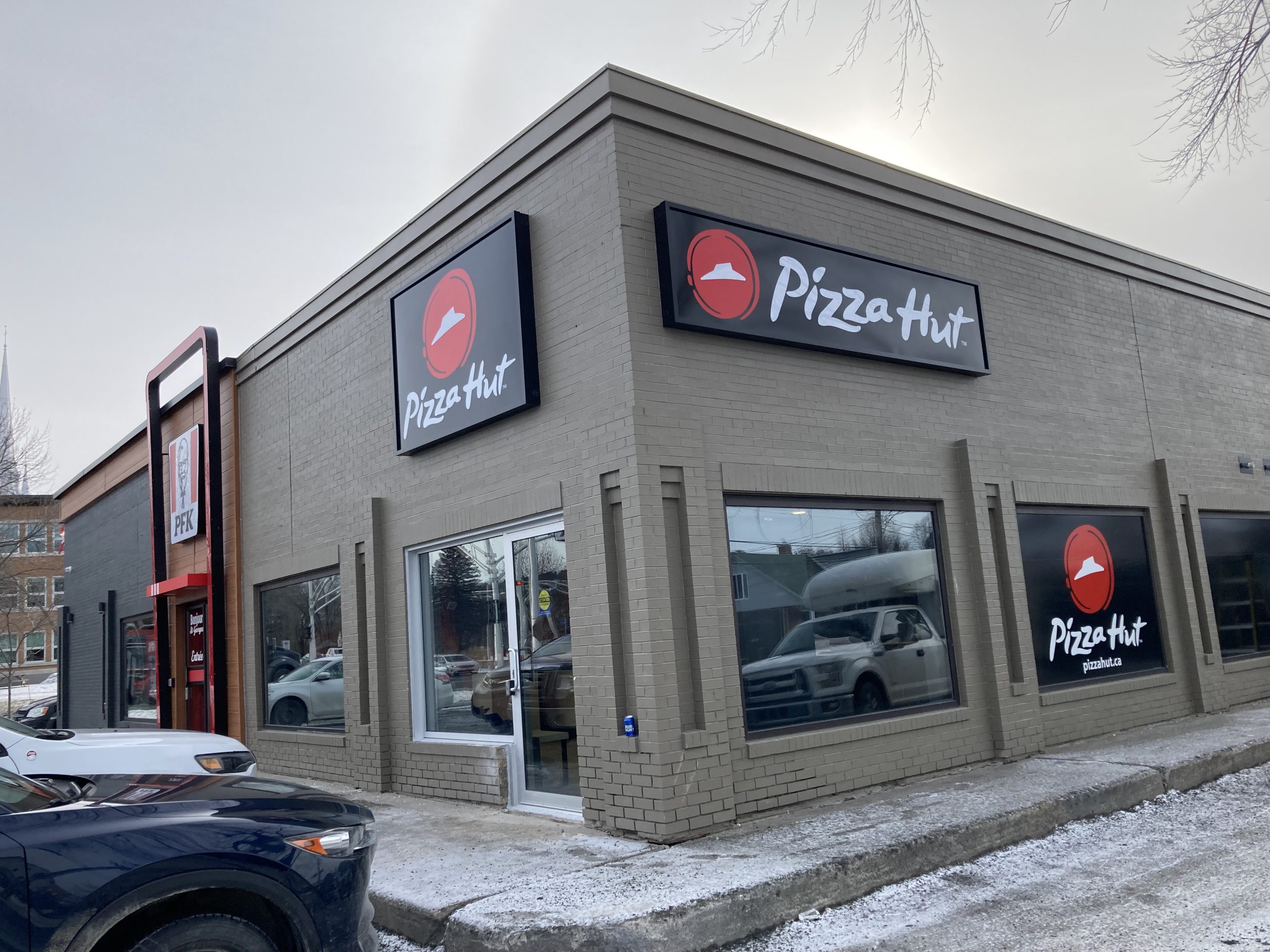 Fresh Out of the Oven: Pizza Hut Now Open in St-Georges, QC - Franchise ...
